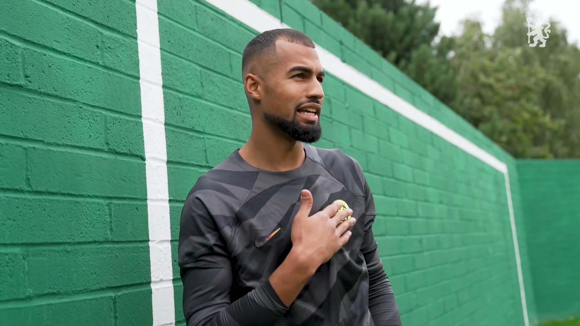 Chelsea Legend Drops Blunt Verdict on Goalkeeper Robert Sanchez - Chelsea FC Online